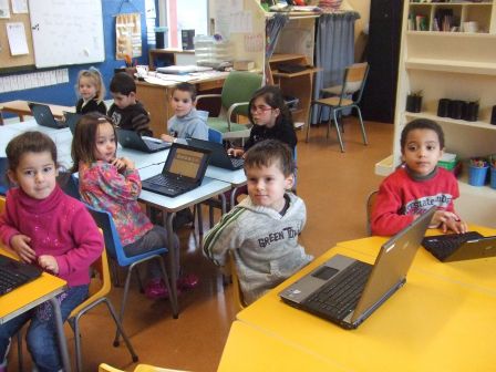 Des ordinateurs portables à la maternelle - Ecole Comtesse de Ségur AUBE